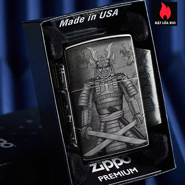 Zippo 49292 - Zippo Knight Fight Design High Polish Black
