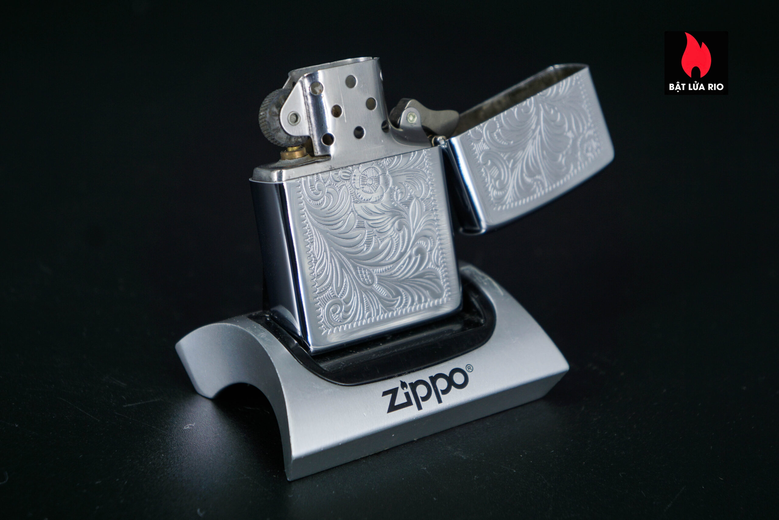 Zippo Xưa 1984 – Venetian – Hoa Văn Ý