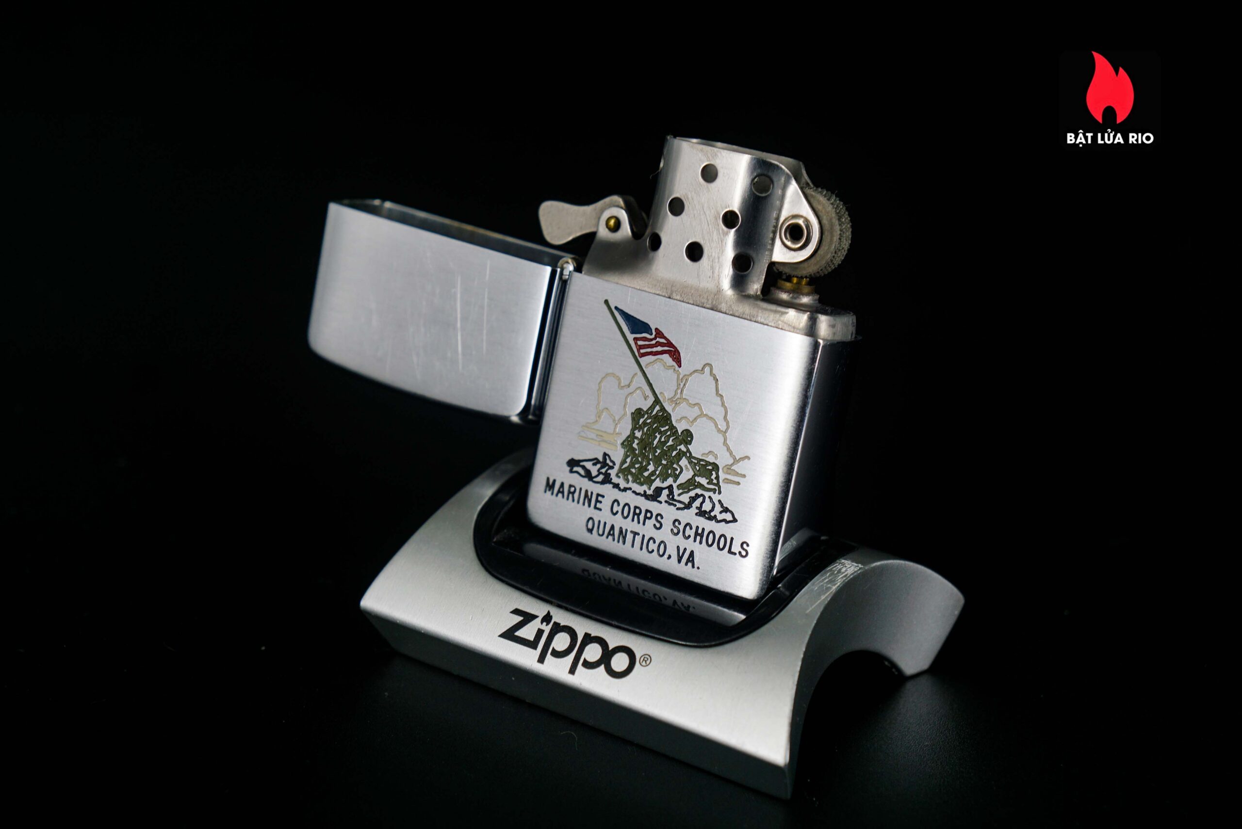 Zippo Xưa 1965 – Manchester Farm