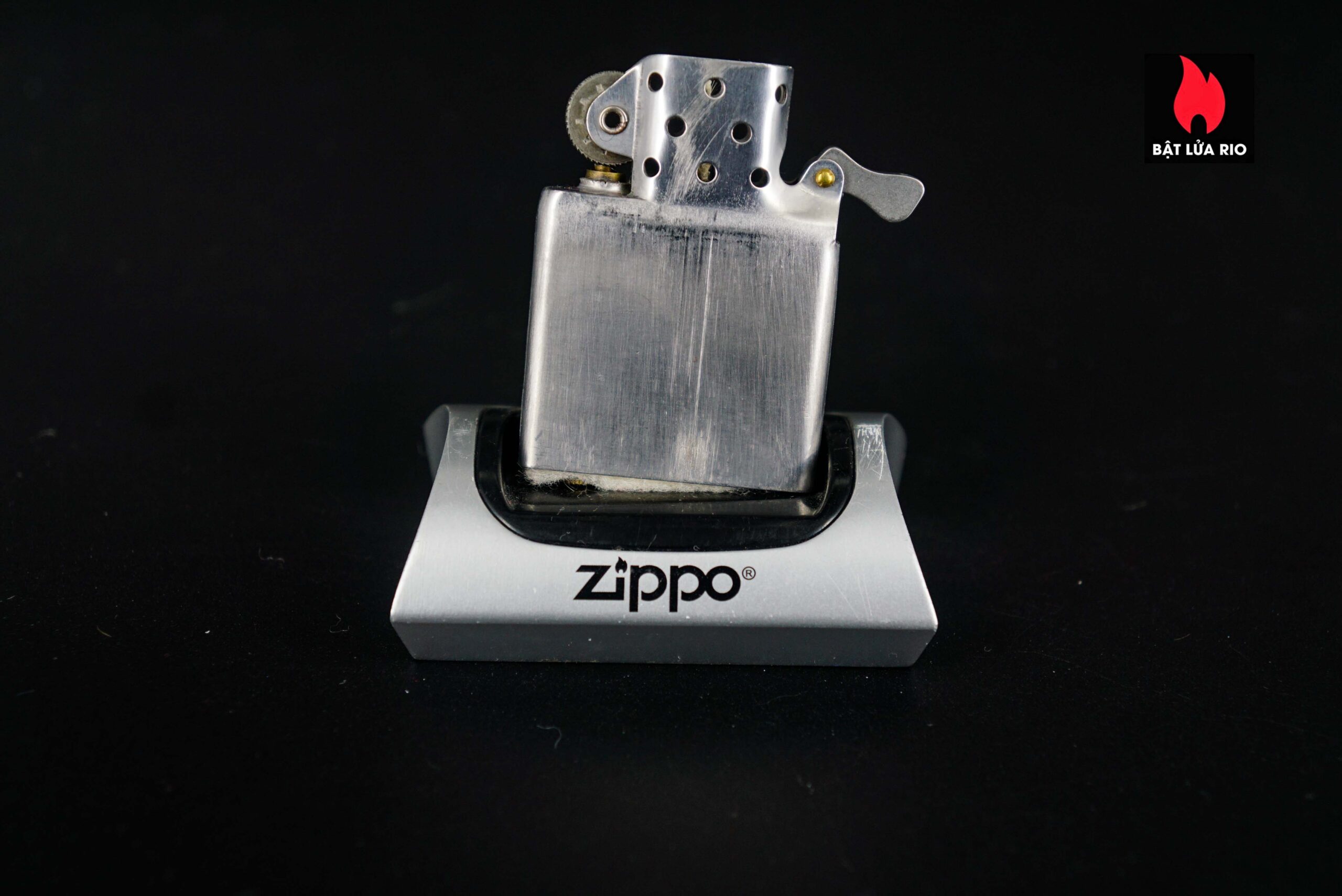 Zippo Xưa 1965 – Manchester Farm