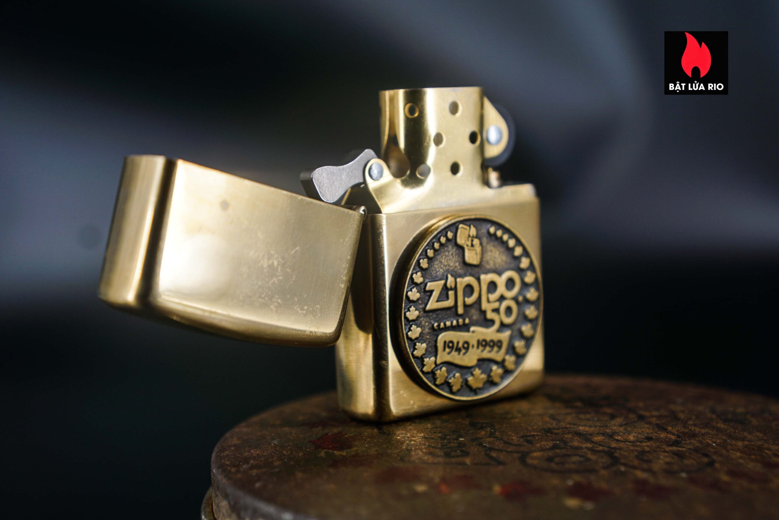 Zippo 1999 – Zippo 50th Canada Anniversary Edition