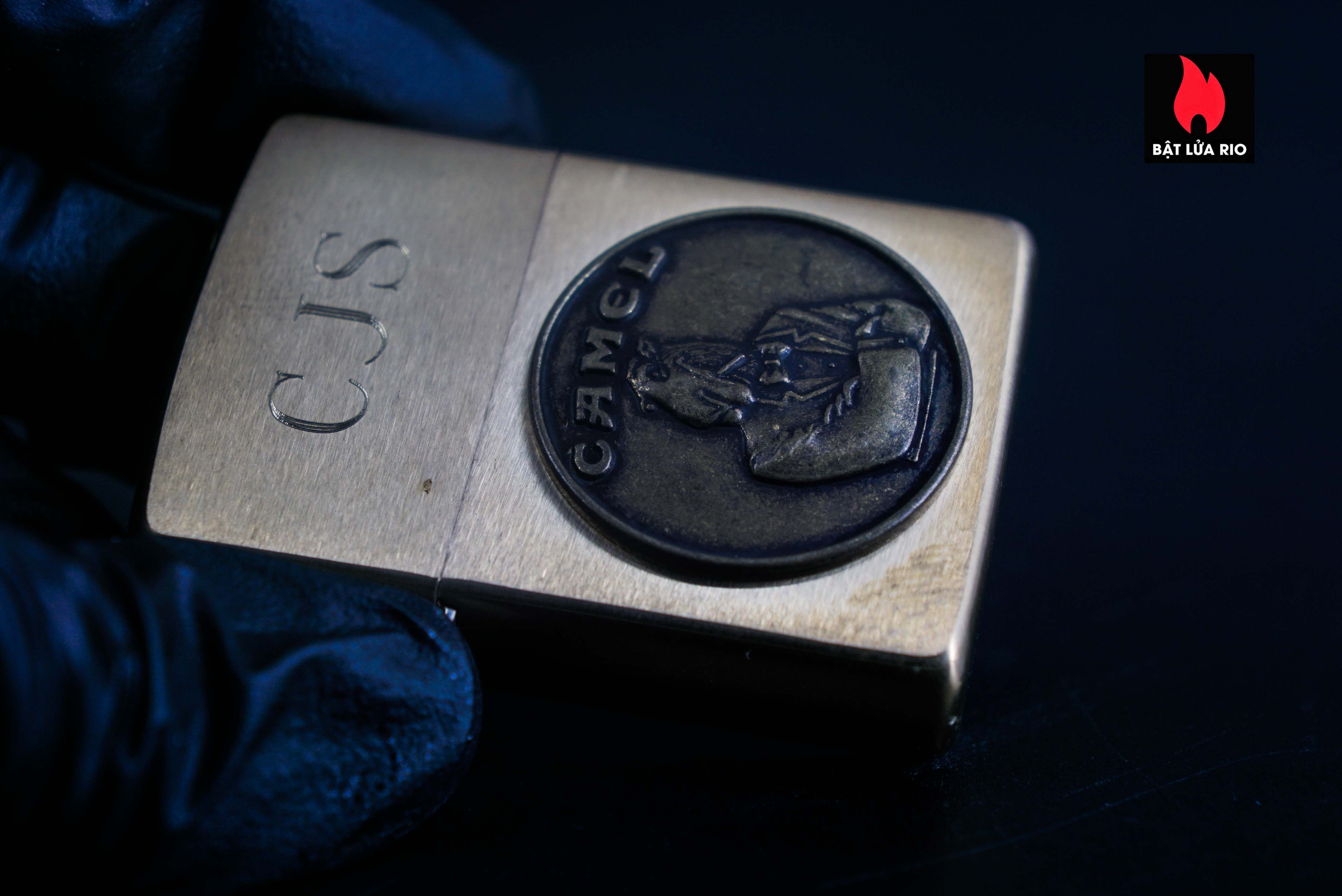 Zippo Chu Niên 1932 – 1992 – Camel Beast Medallion – Đồng Nguyên Khối – CJS
