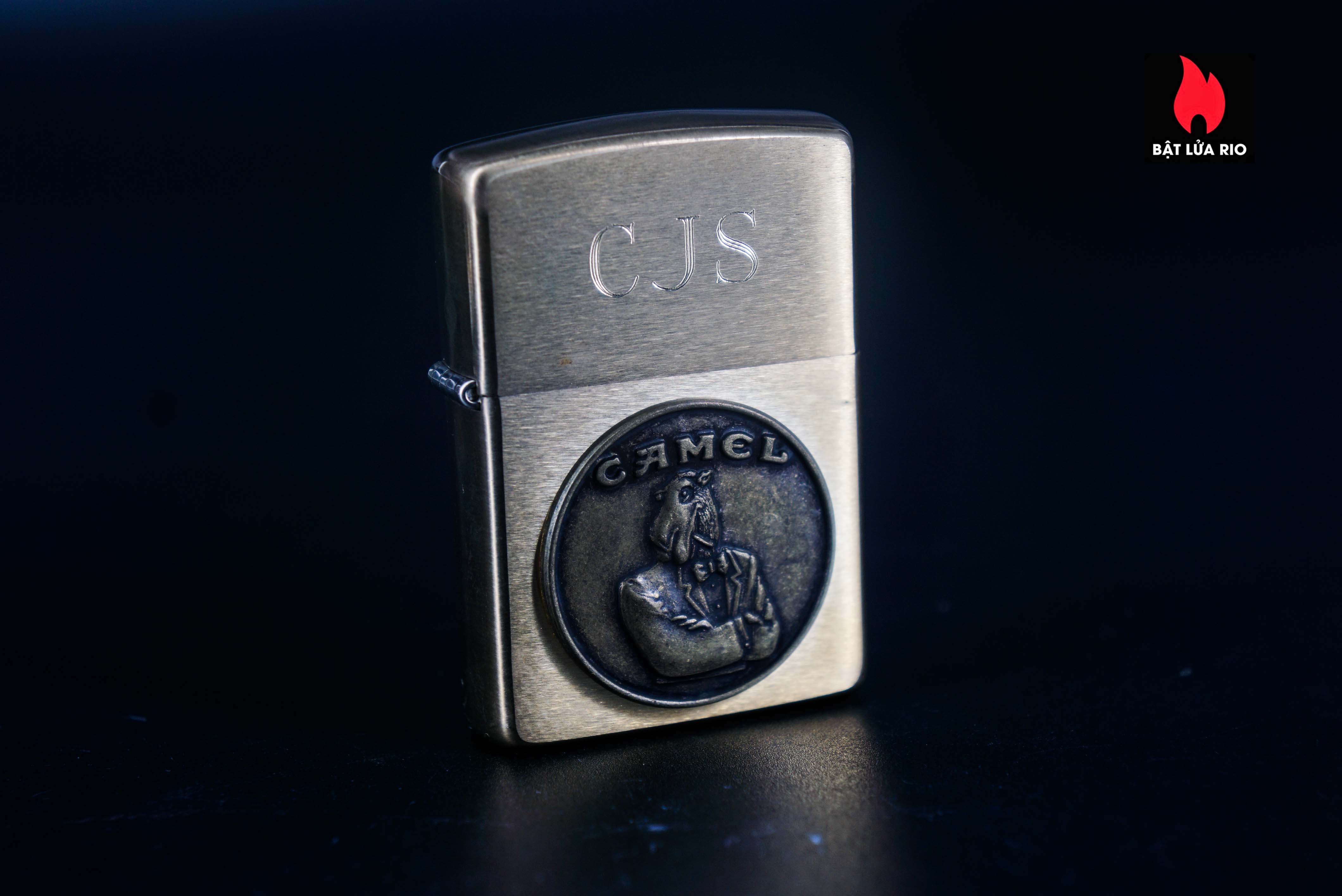Zippo Chu Niên 1932 – 1992 – Camel Beast Medallion – Đồng Nguyên Khối – CJS
