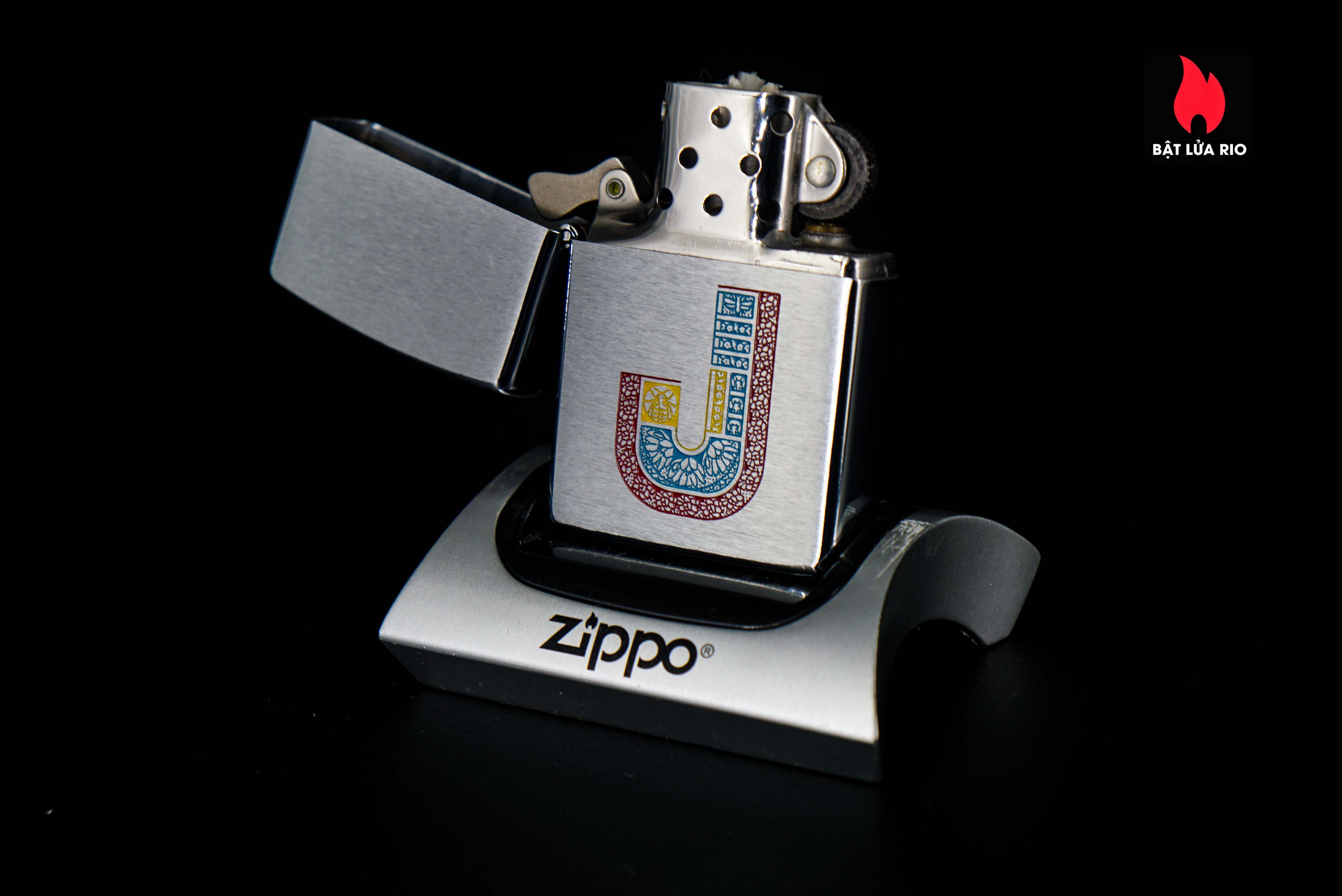 Zippo Xưa 1975 – Colorful J Logo