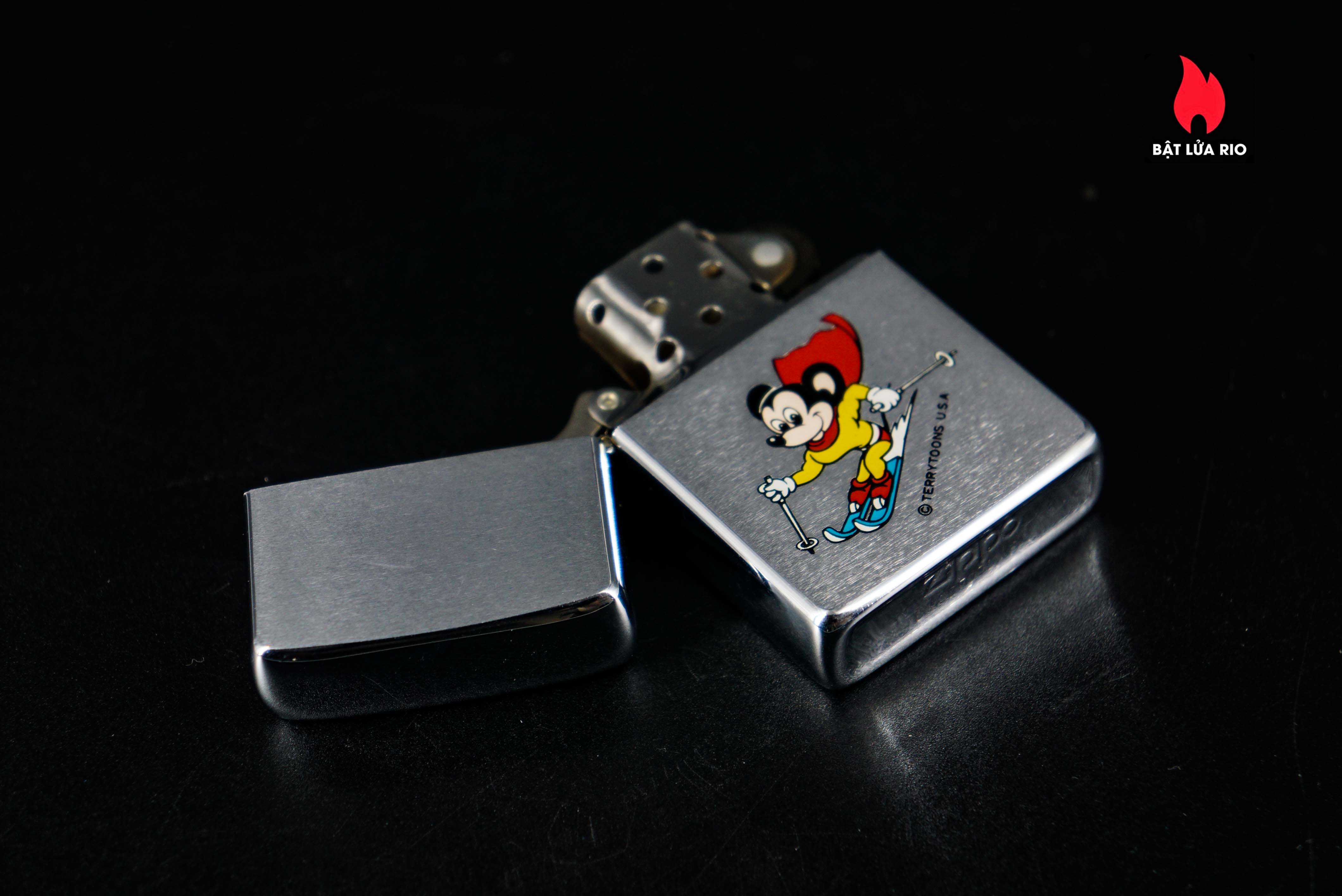 Zippo Xưa 1982 – Mighty Mouse skiing - By Terrytoons