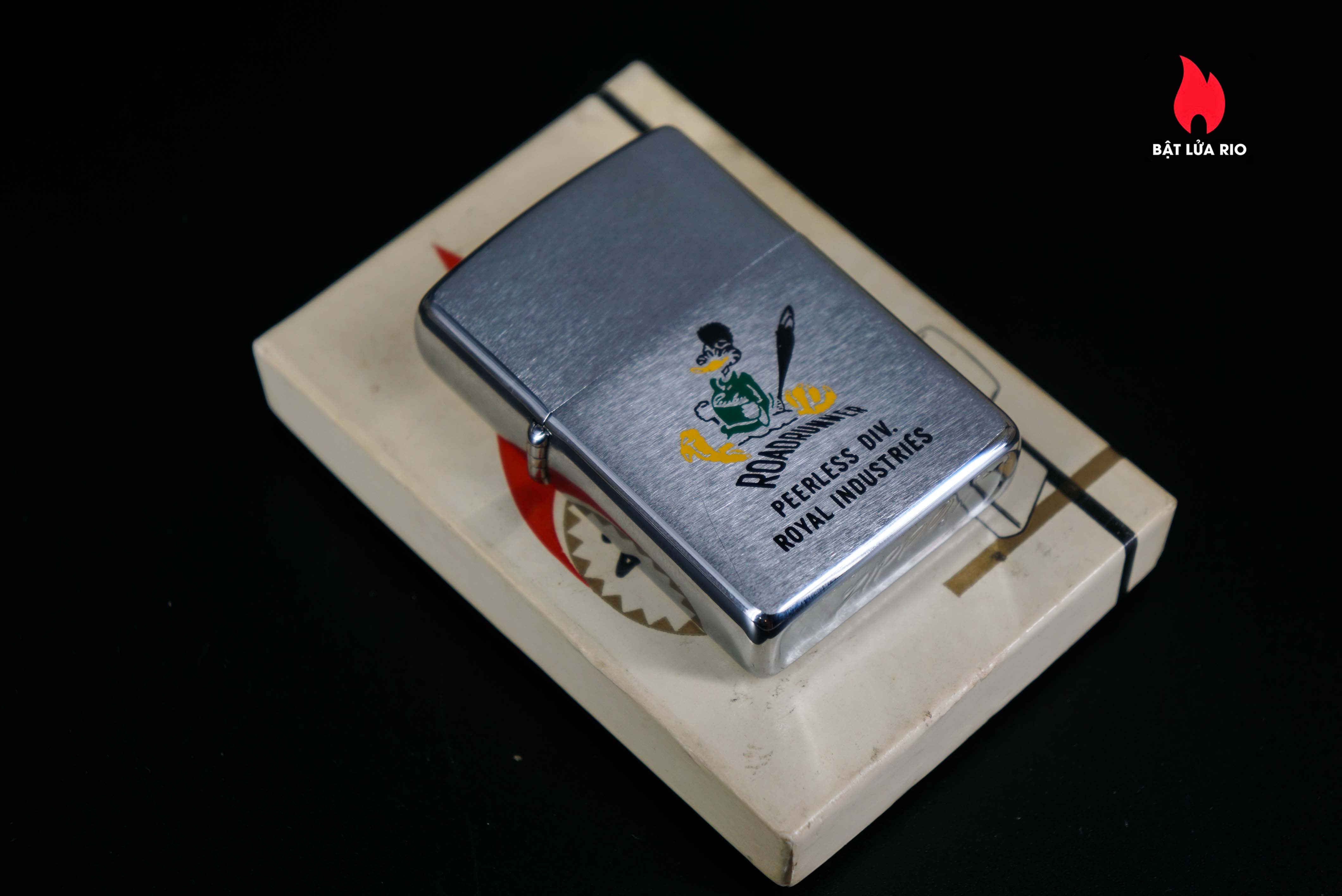 Zippo Xưa 1977 – Peerless Roadrunner