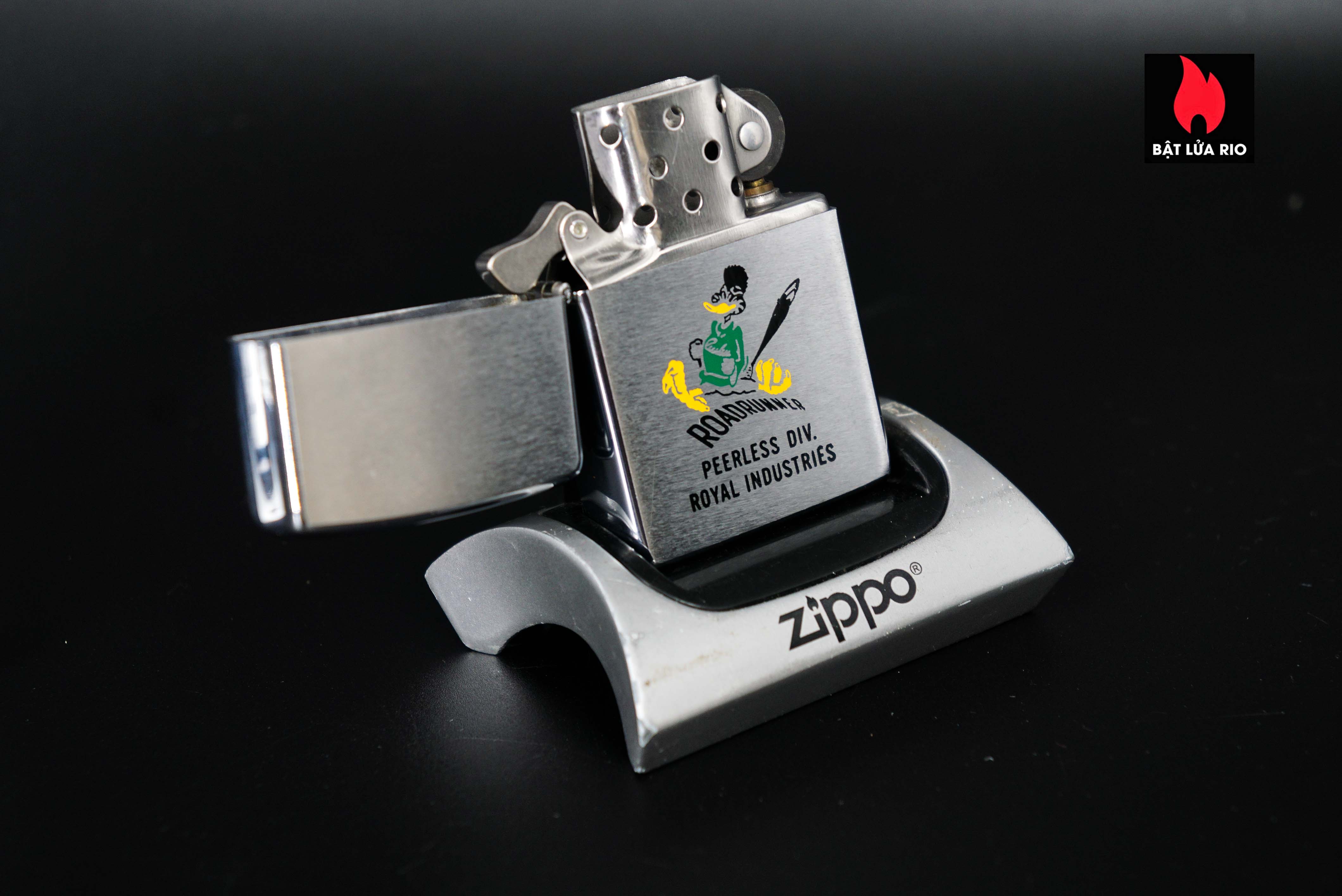 Zippo Xưa 1977 – Peerless Roadrunner