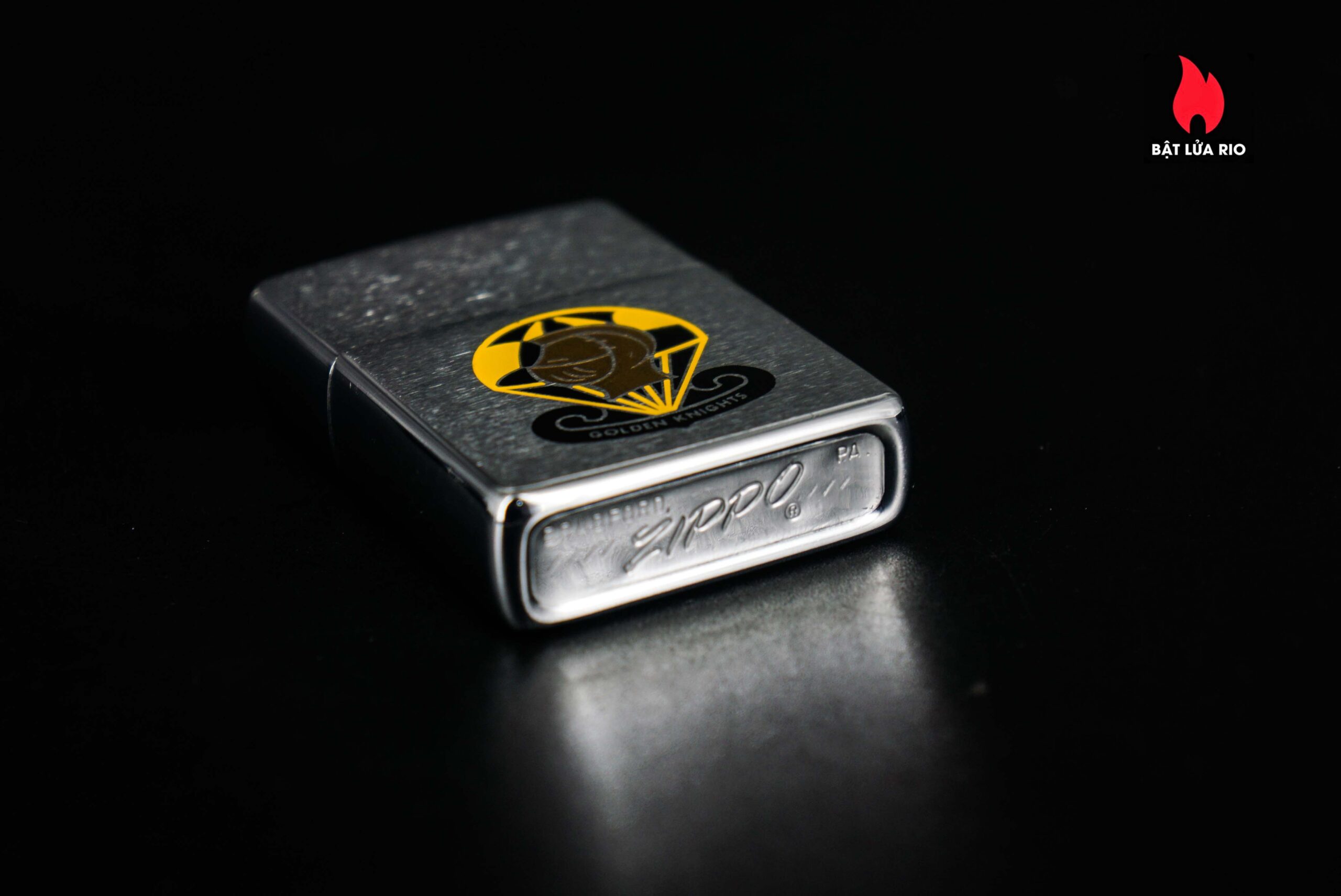 Zippo Xưa 1975 – U.S Army Parachute Team - Golden Knights