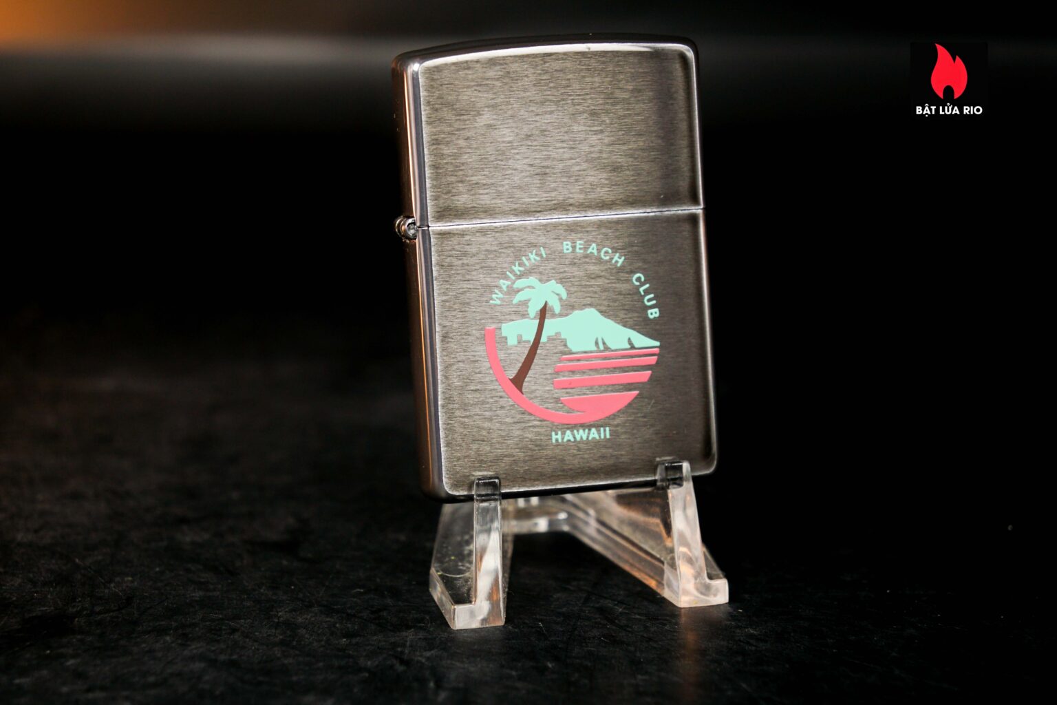 Zippo La Mã 1996 – Midnight – Waikiki Beach Club Hawaii