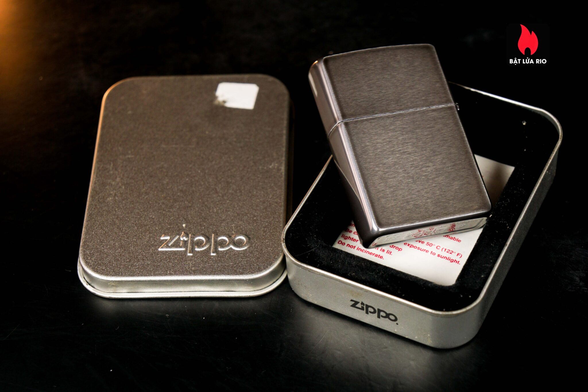 Zippo La Mã 1996 – Midnight – Waikiki Beach Club Hawaii