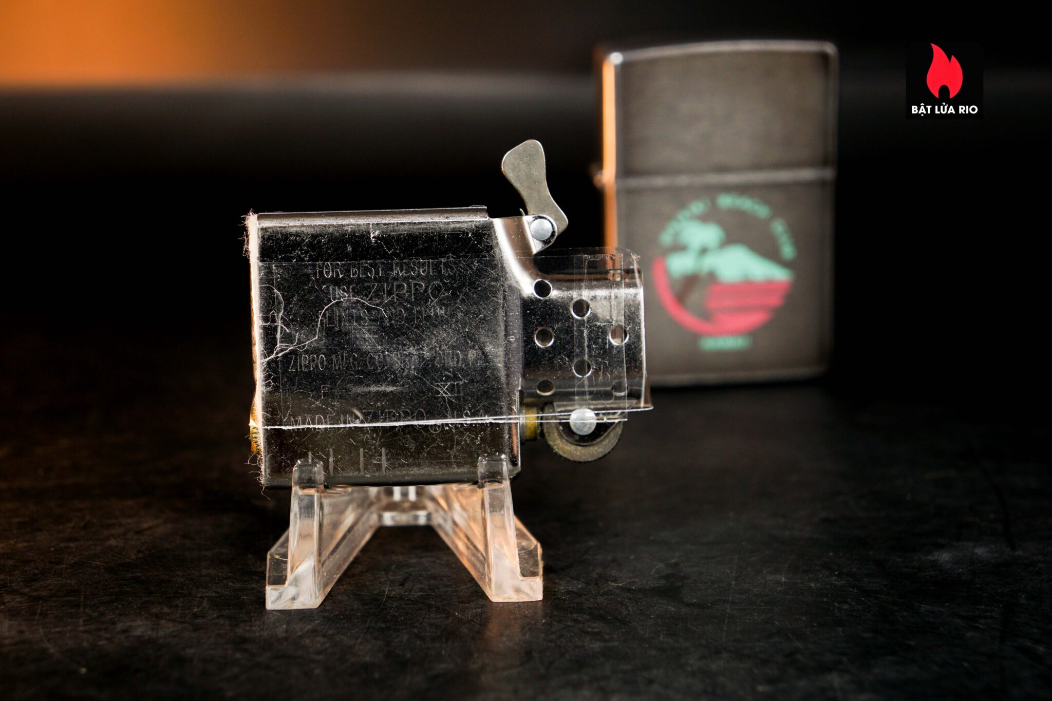 Zippo La Mã 1996 – Midnight – Waikiki Beach Club Hawaii